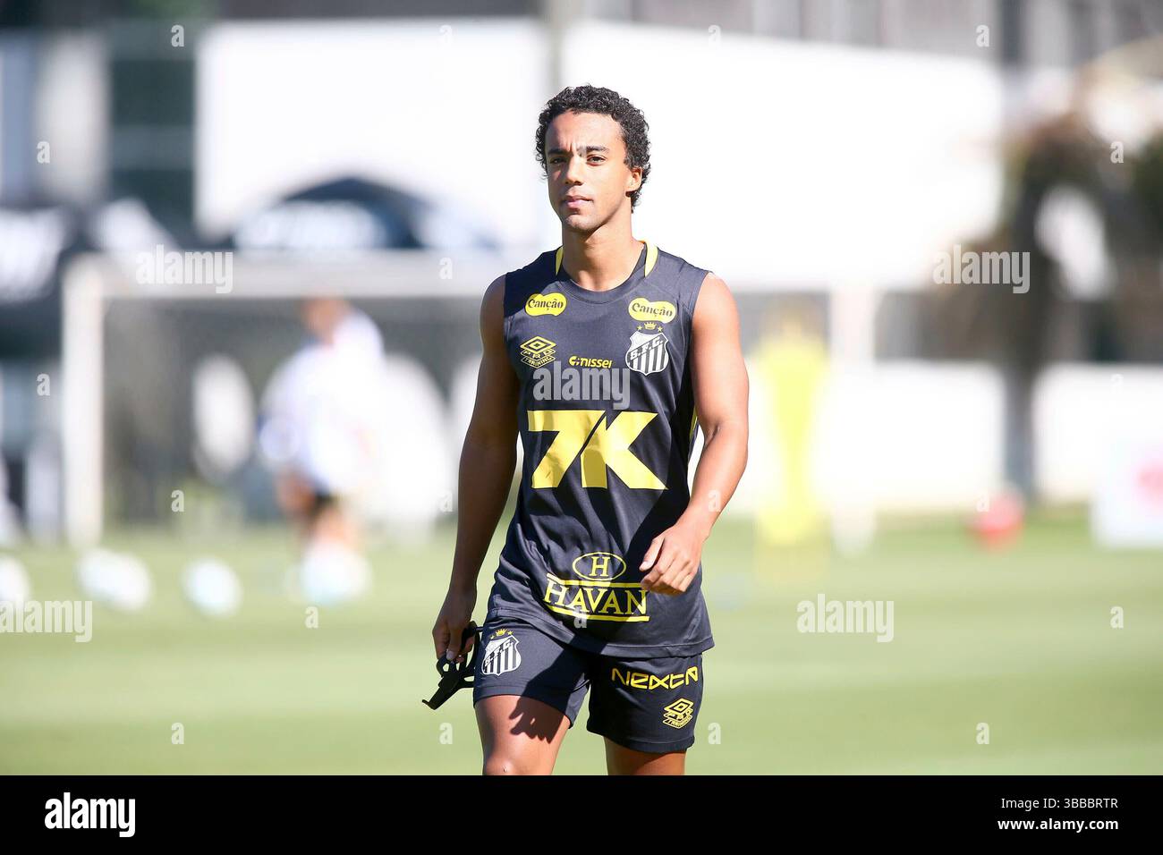 SP - SANTOS - 05/15/2025 - SANTOS, TRAINING - Lucas Yan, Santos player ...