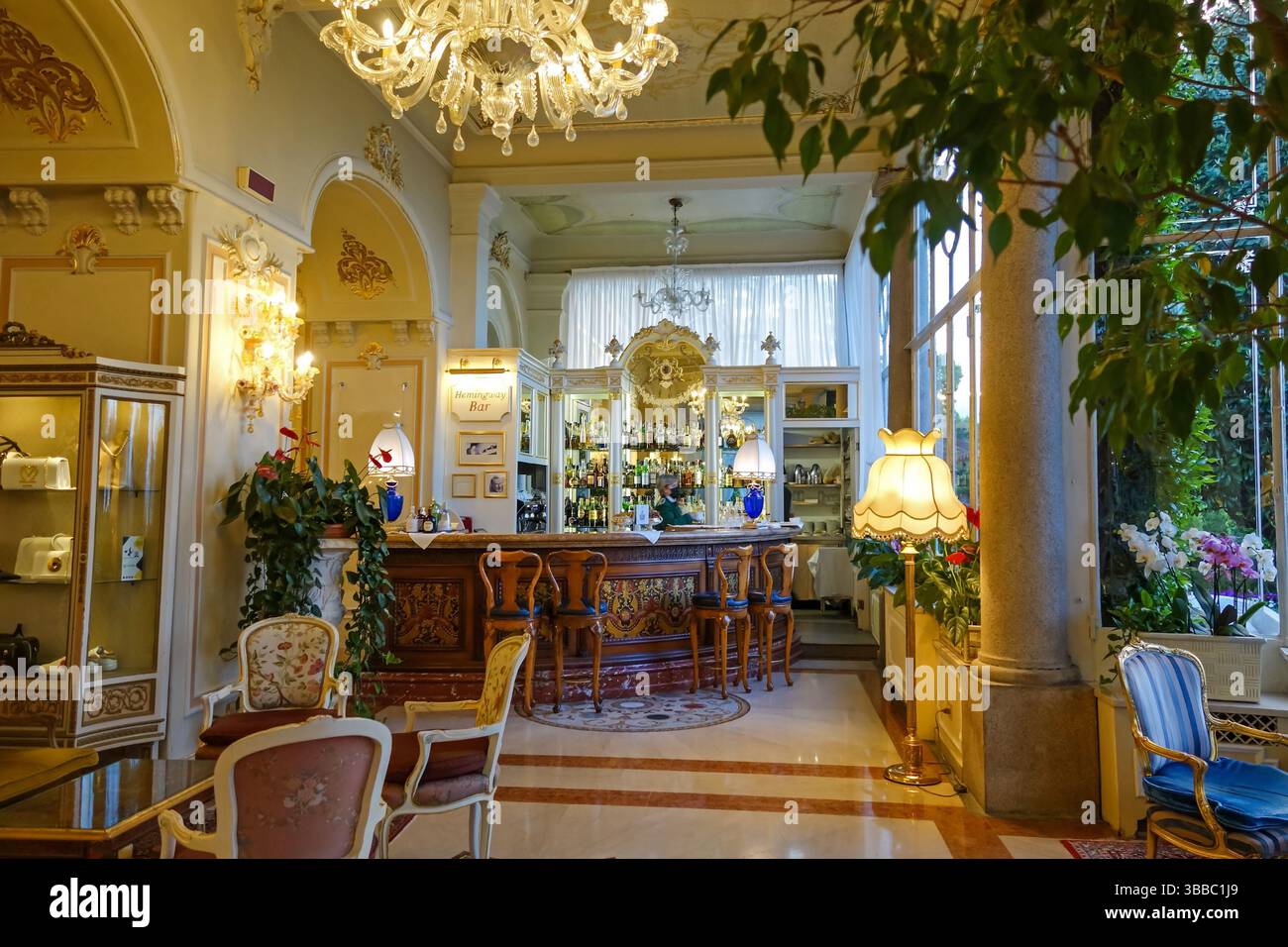 The Ernest Hemingway Bar at the Grand Hotel des Iles Borromees, Stresa ...