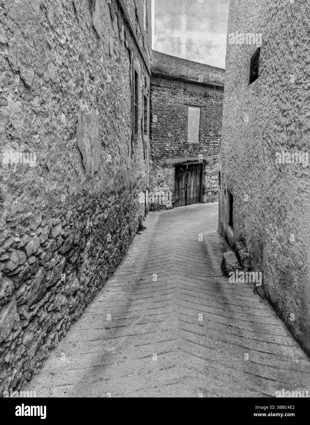 Enclosed frame Black and White Stock Photos & Images - Alamy