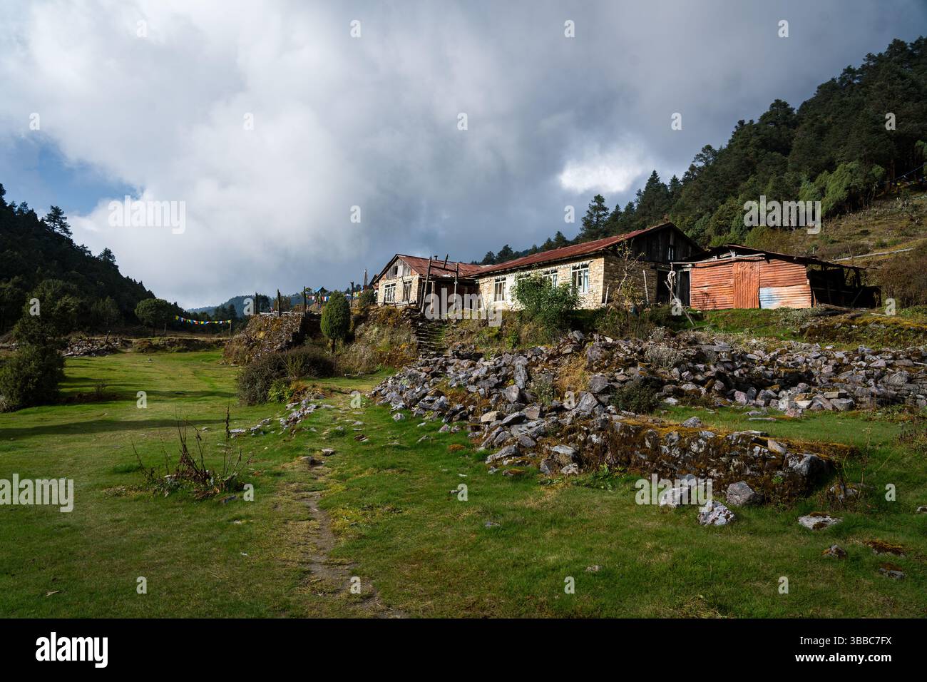 Magingoth, Thatepati, Lagtang, Nepal - October 22, 2024 : Trekking ...