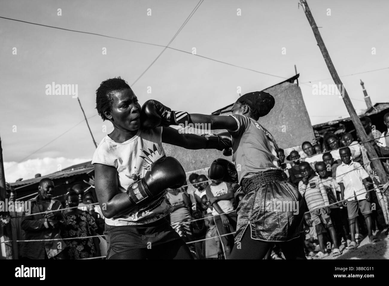 Boxing in afriica hi-res stock photography and images - Alamy