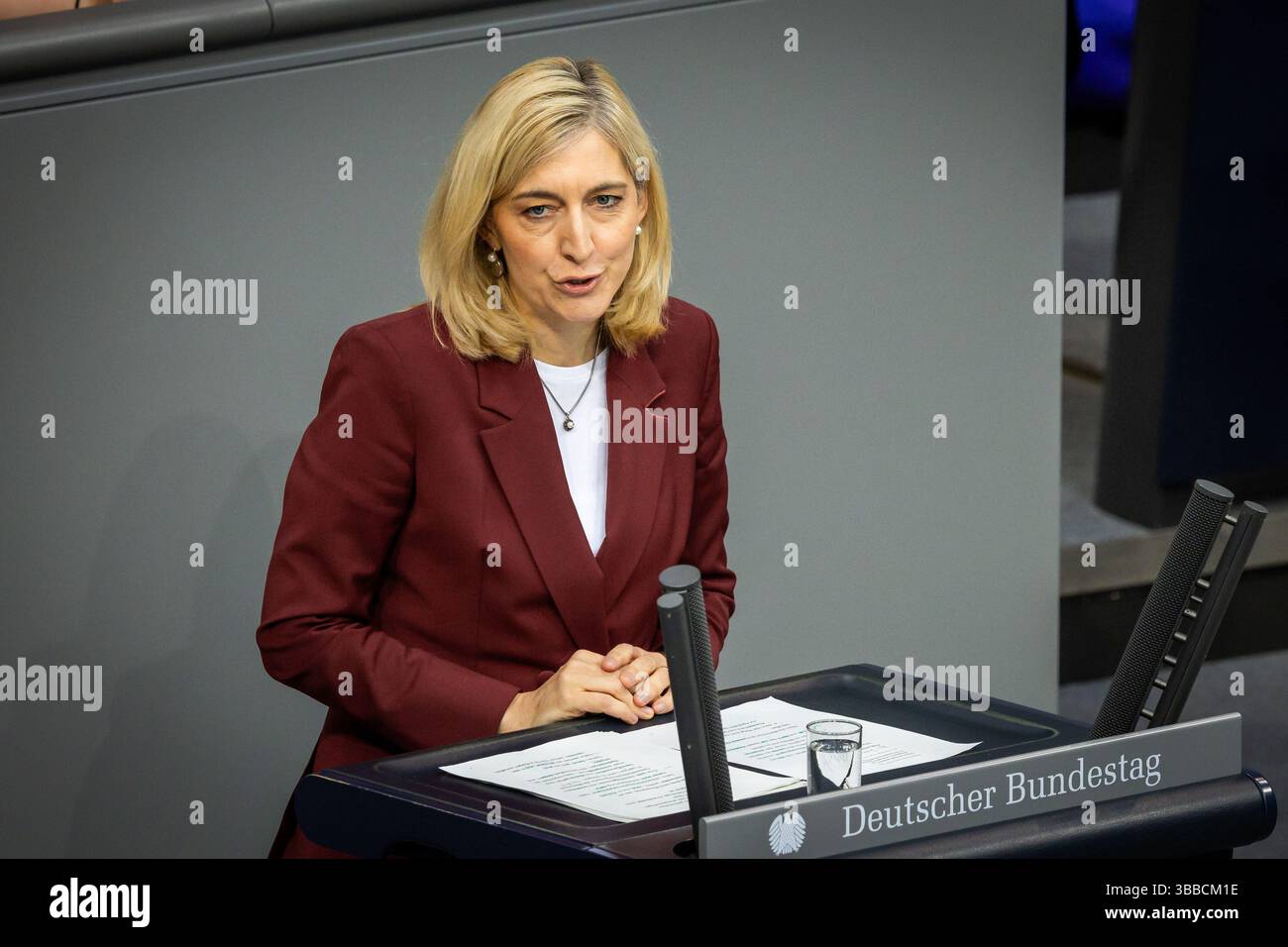 Berlin, Deutschland. 15th May, 2025. Nina Warken (CDU), Federal ...