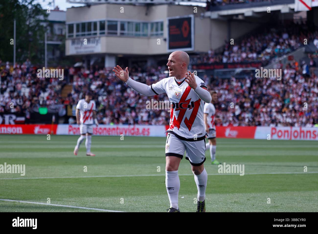 MADRID, SPAIN - MAY 15, 2025: Isi Palazon during LaLiga match between ...
