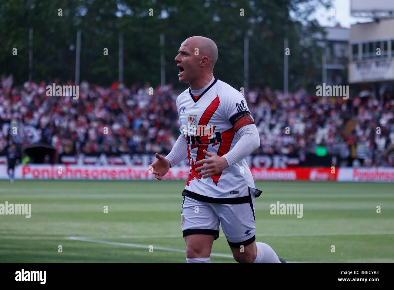 MADRID, SPAIN - MAY 15, 2025: Isi Palazon during LaLiga match between ...