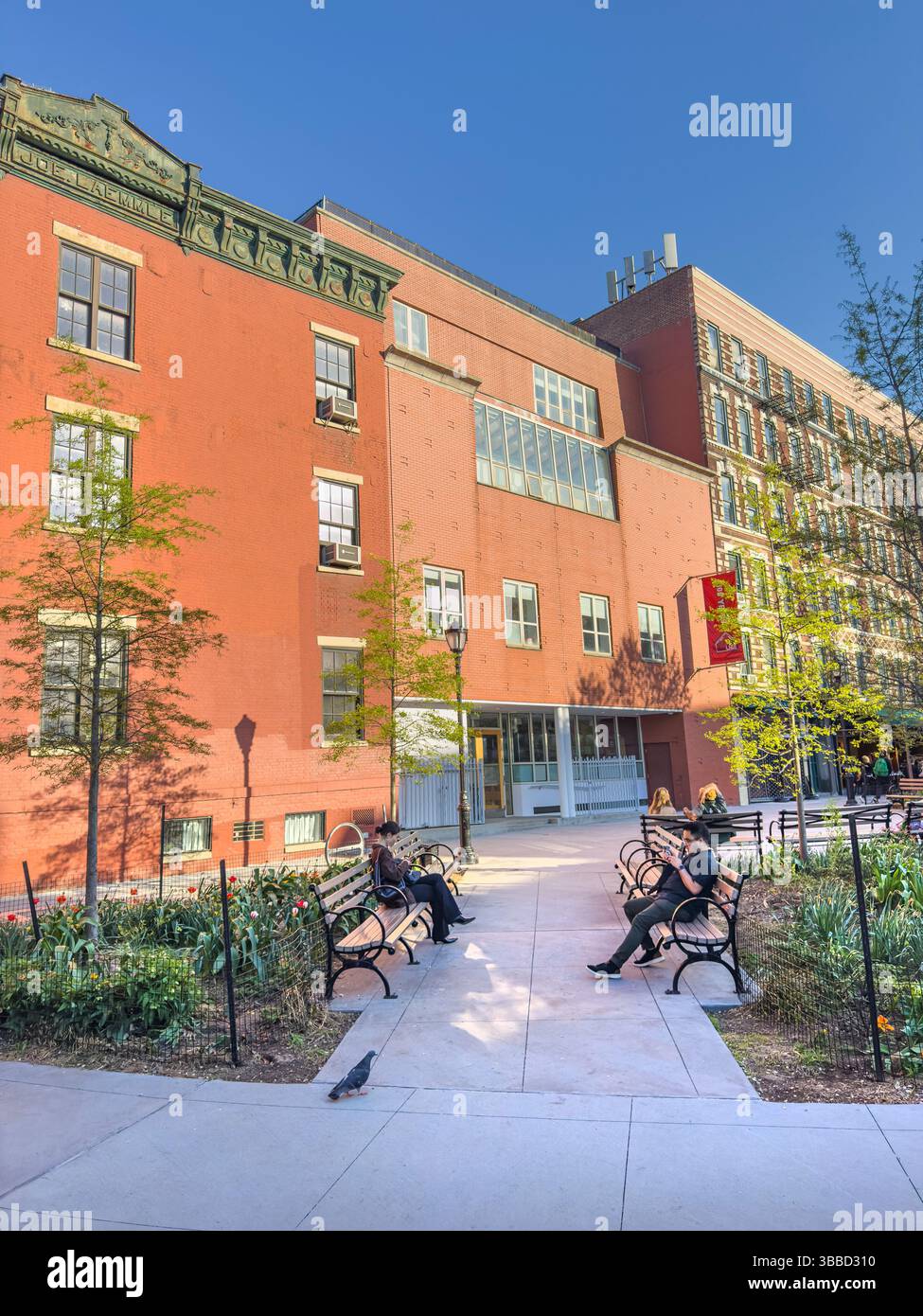 Private high school hi-res stock photography and images - Alamy