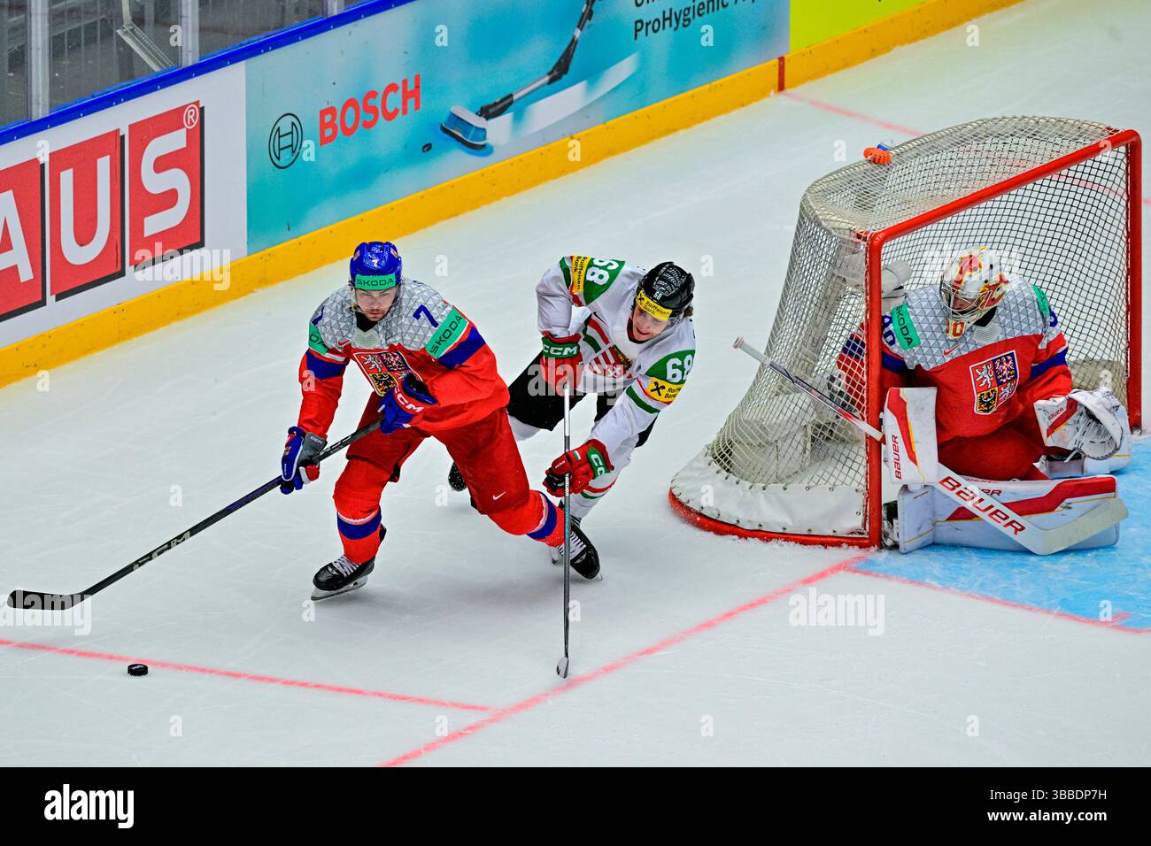 Herning, Denmark. 15th May, 2025. From left Czech David Spacek, Bence ...