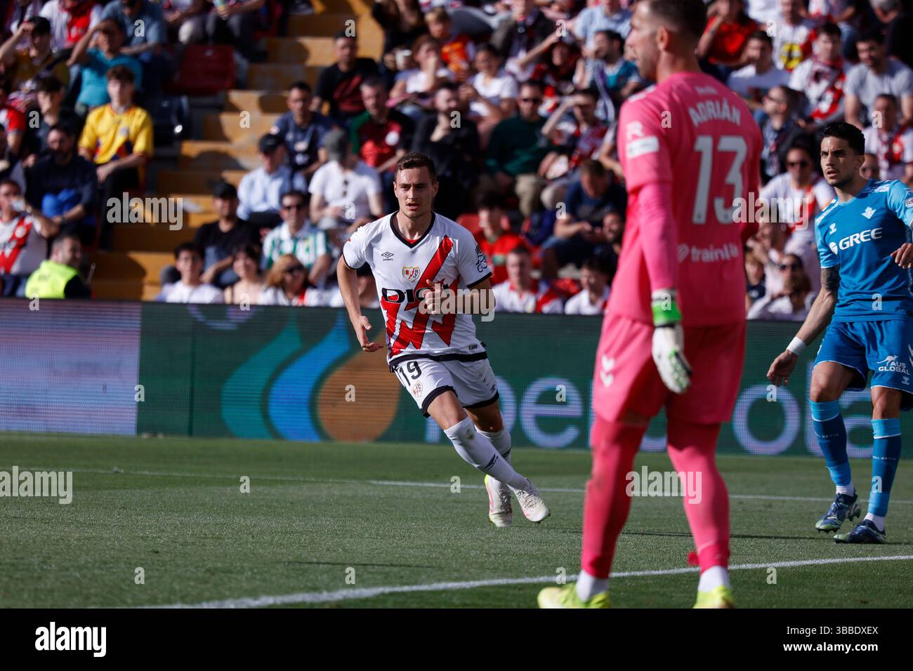 MADRID, SPAIN - MAY 15, 2025: De Frutos during LaLiga match between ...