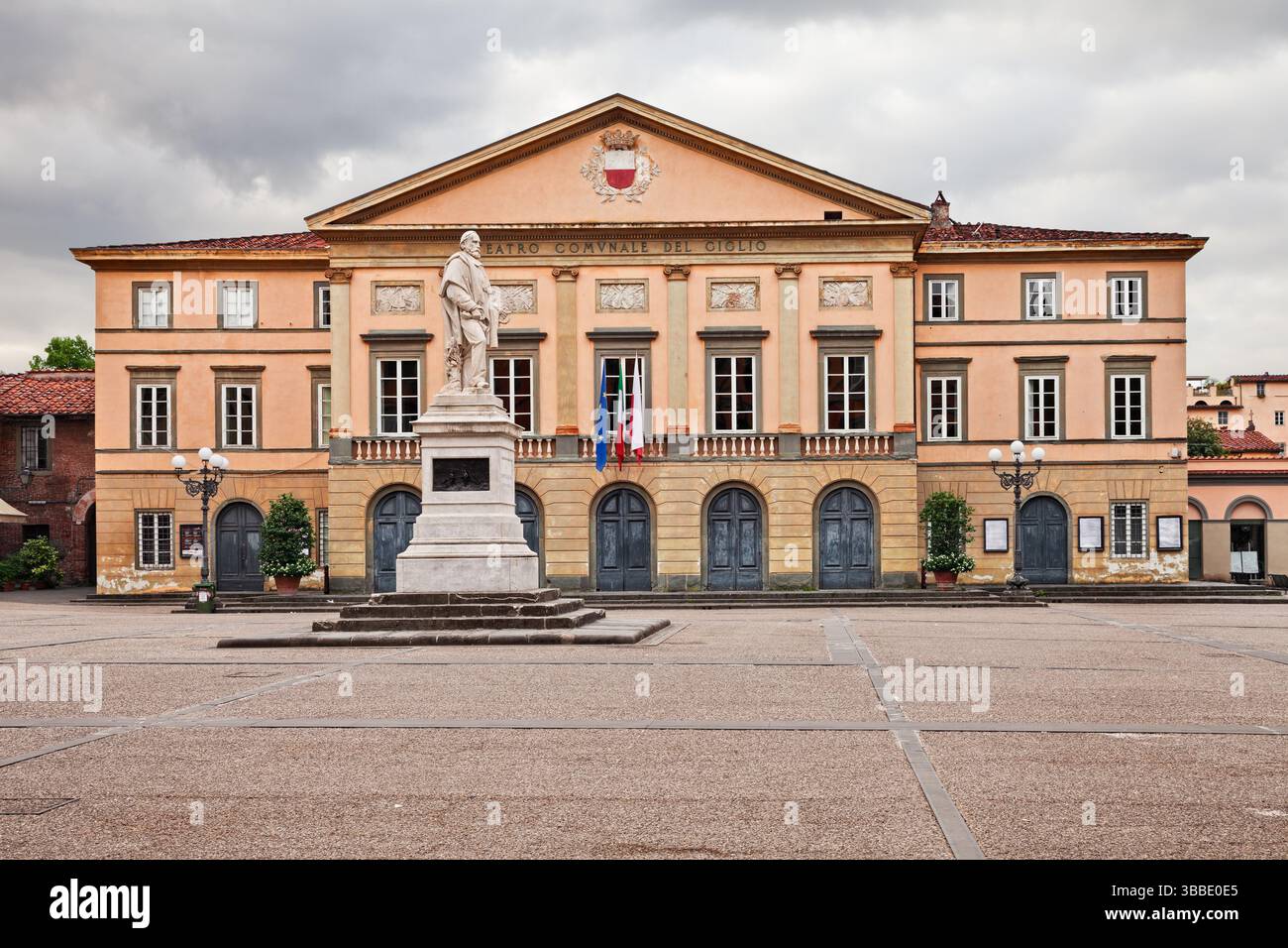 Lucca, Tuscany, Italy: the ancient Theater of the Giglio (Teatro del ...
