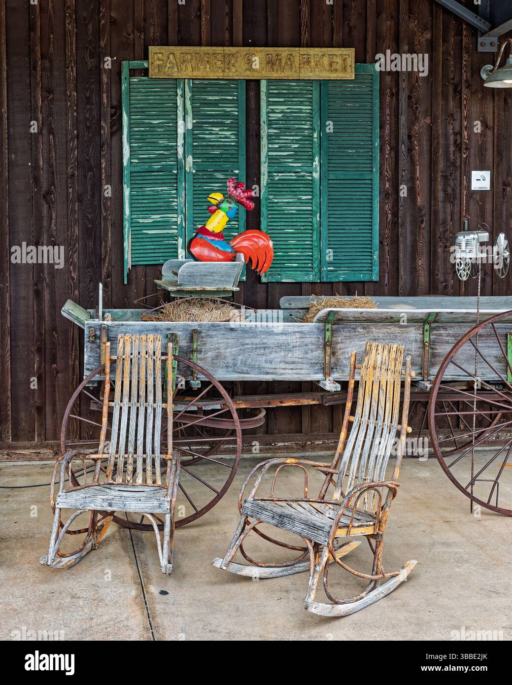 Handmade metal rooster hi-res stock photography and images - Alamy