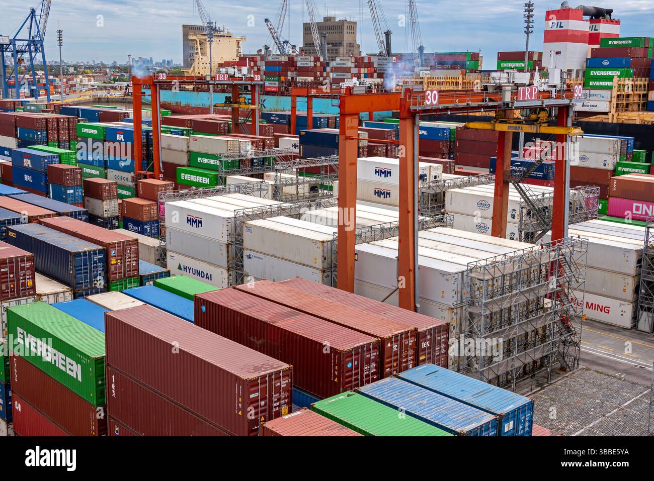 Activity at the docks of Buenos Aires, Argentina Stock Photo - Alamy