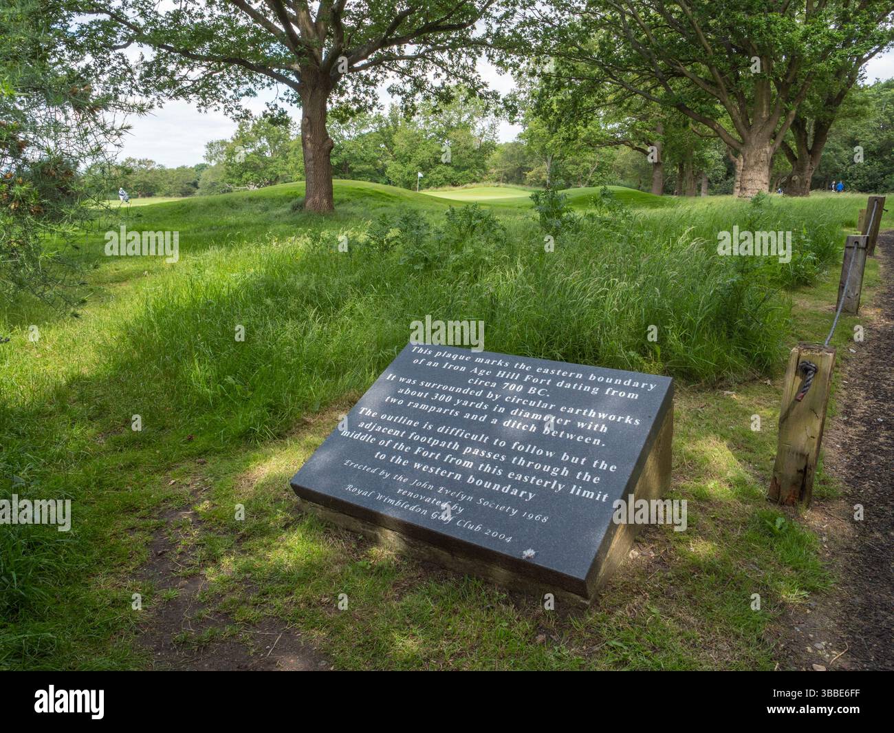 Plaque to mark Caesar's Camp, the remains of an Iron Age Hill Fort ...