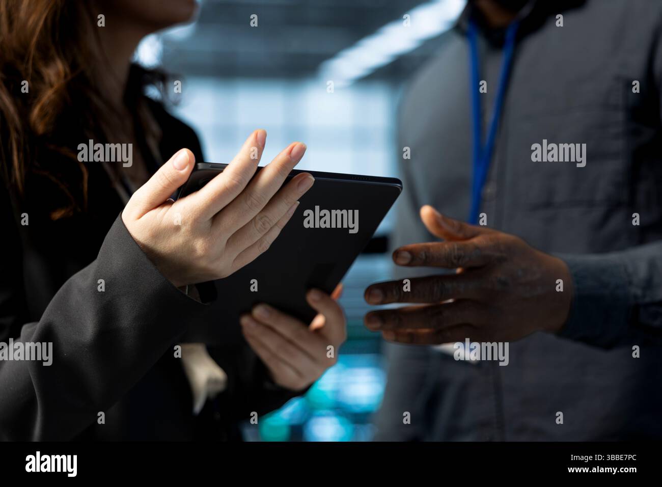 Data center admins working together hi-res stock photography and images - Alamy