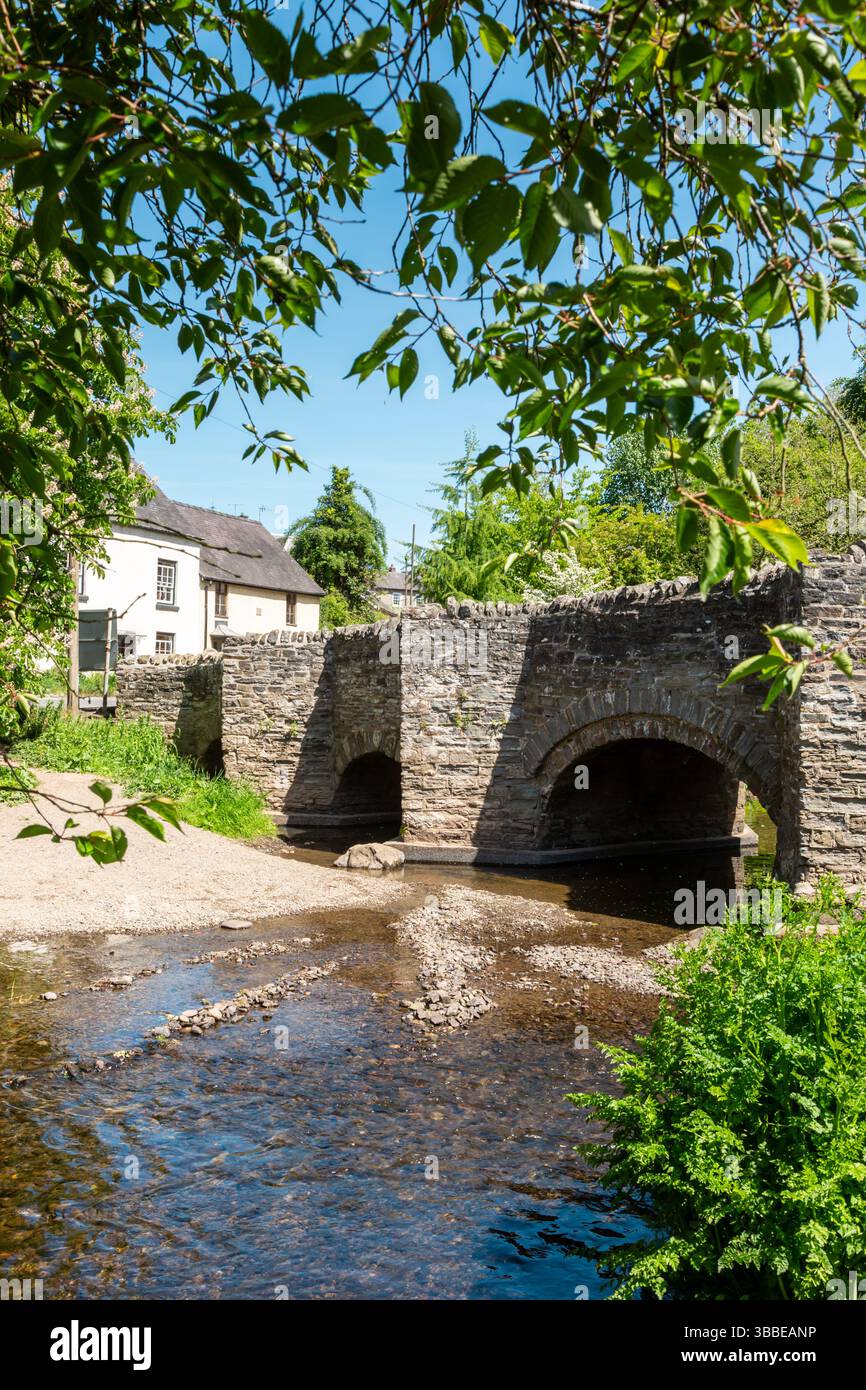 Uk ancient bridge hi-res stock photography and images - Alamy