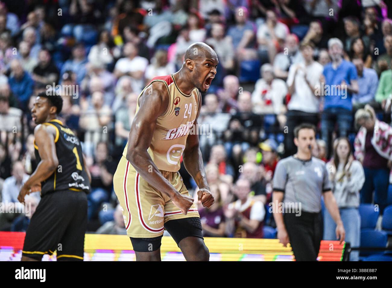 Antwerp, Belgium. 15th May, 2025. Antwerp's Kevin Tumba celebrates ...