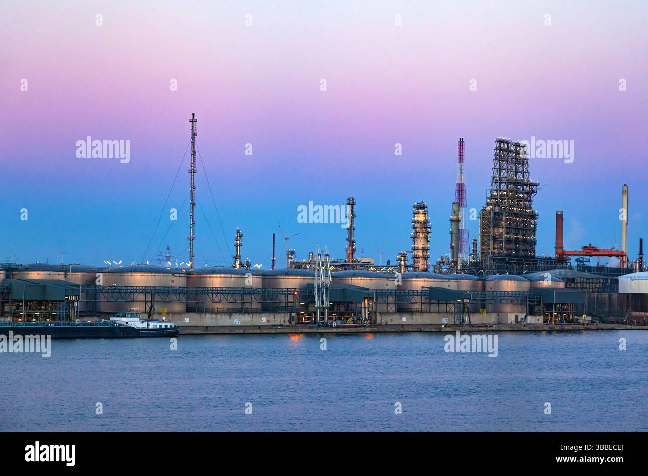 Oil ship docked at the oil berth in oil refinery Stock Photo - Alamy