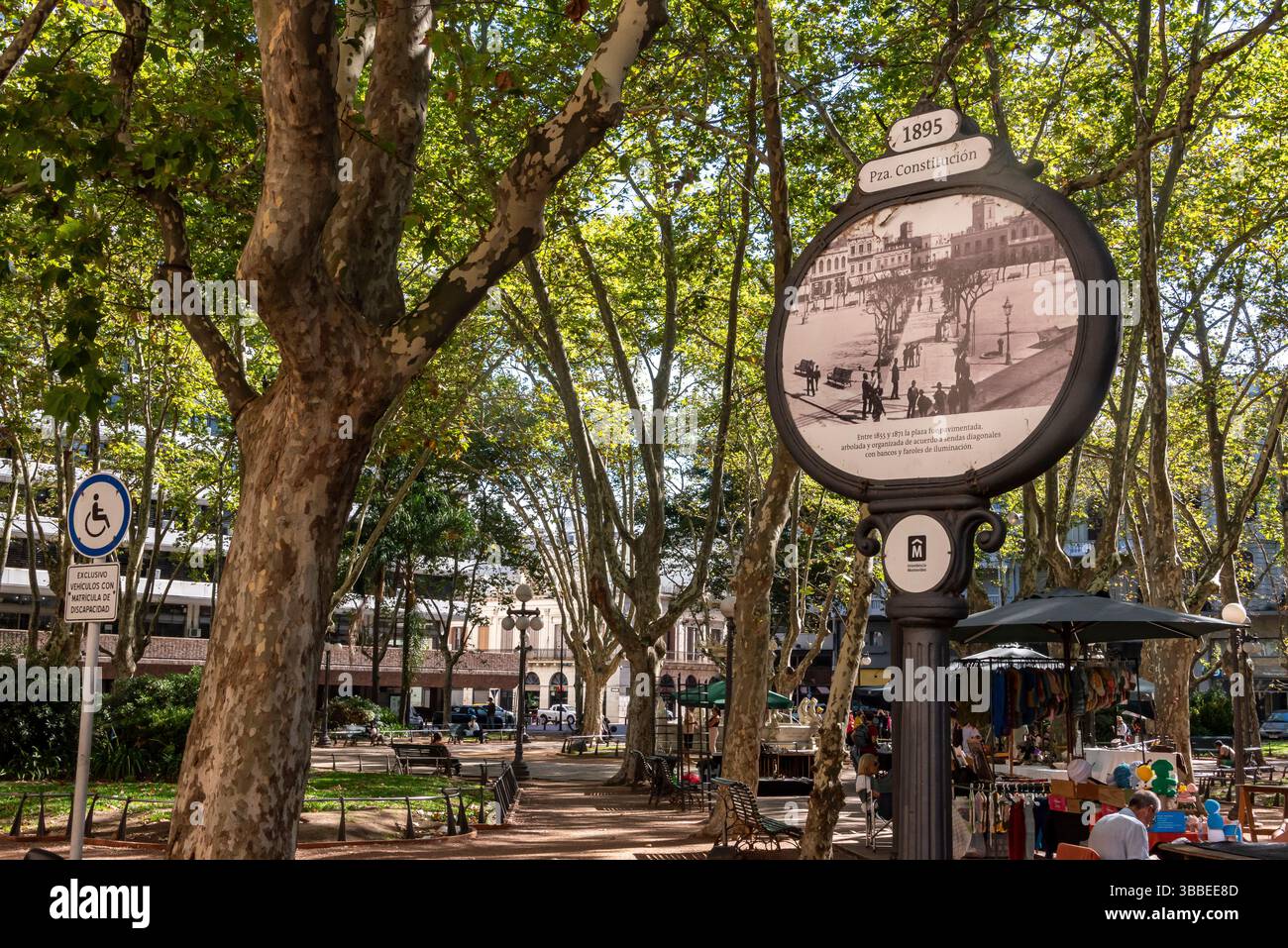 Constitution plaza sculpture hi-res stock photography and images - Alamy