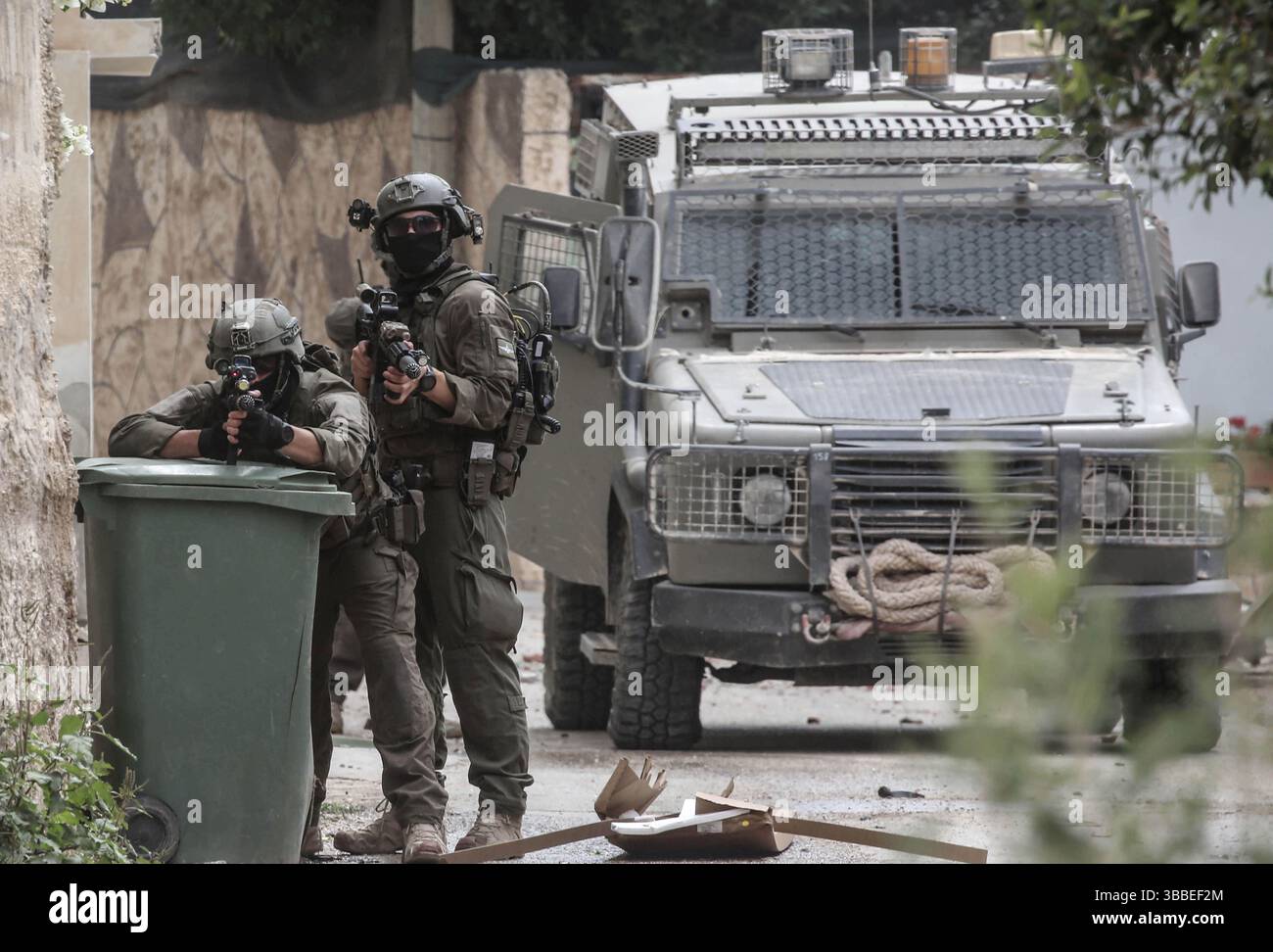 Nablus, Palestine. 15th May, 2025. Israeli soldiers take position ...