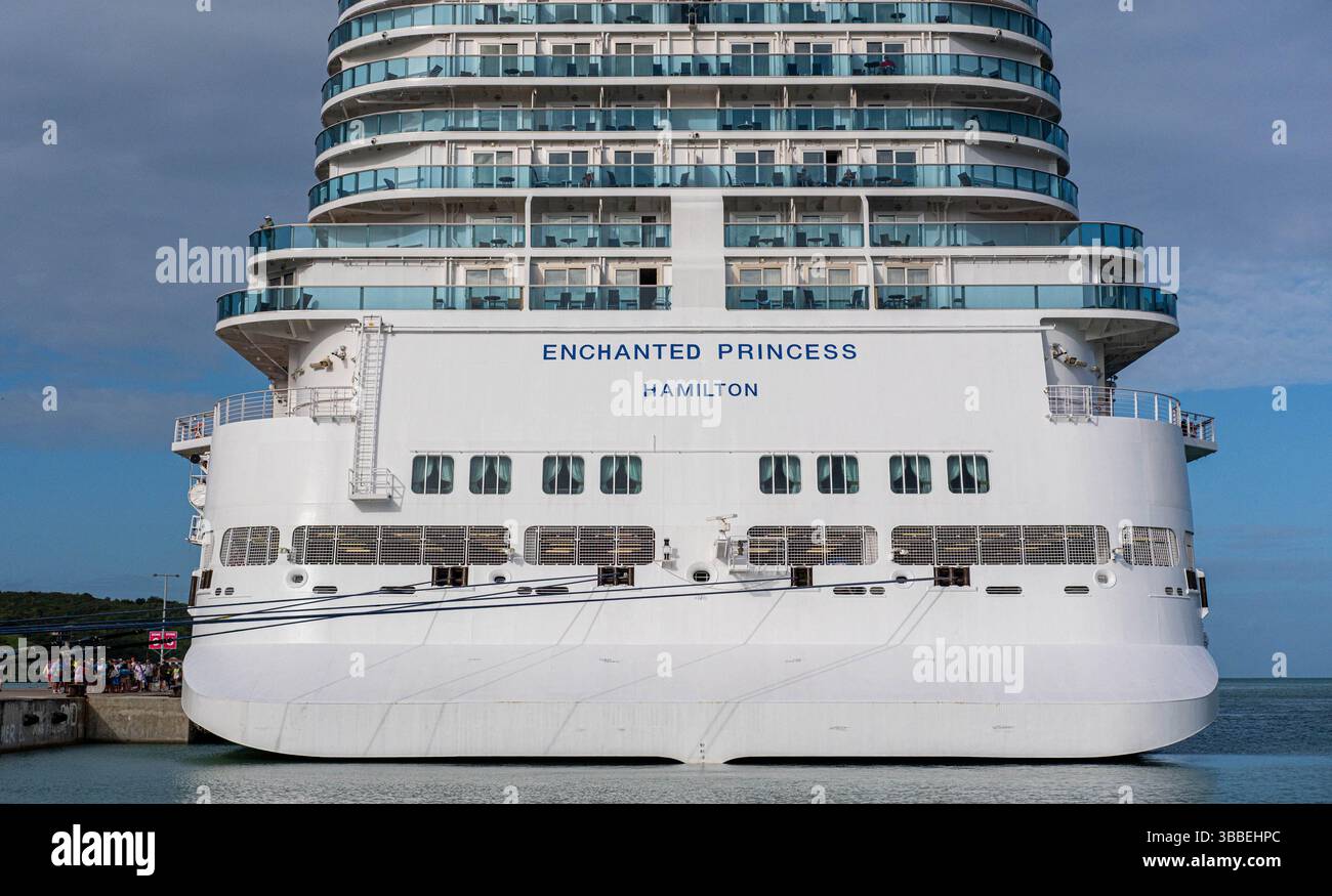 Enchanted princess ship hi-res stock photography and images - Alamy