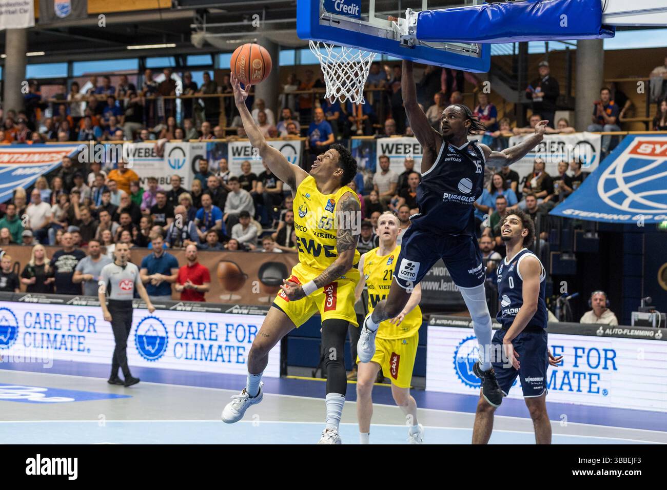 Eli Brooks (EWE Baskets Oldenburg, #55) GER, Syntainics MBC vs. EWE ...