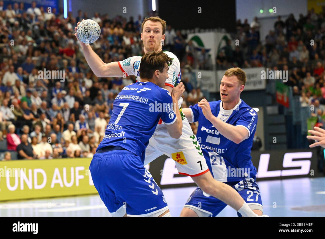 Gummersbach, Deutschland. 15th May, 2025. Felix Claar (SC Magdeburg 7 ...
