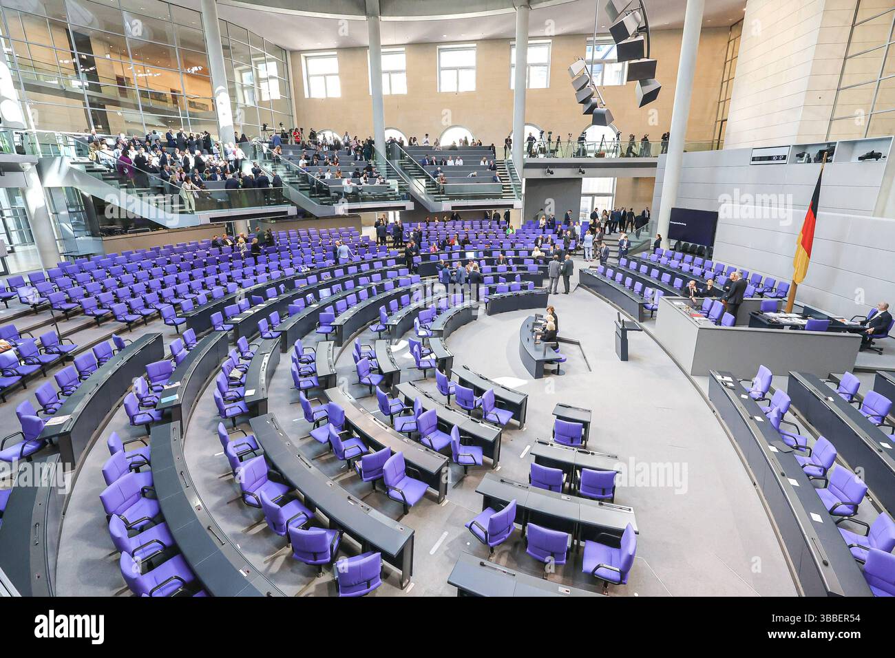 Wahl des Bundeskanzlers Plenarsaal Berlin Deutscher Bundestag Berlin ...