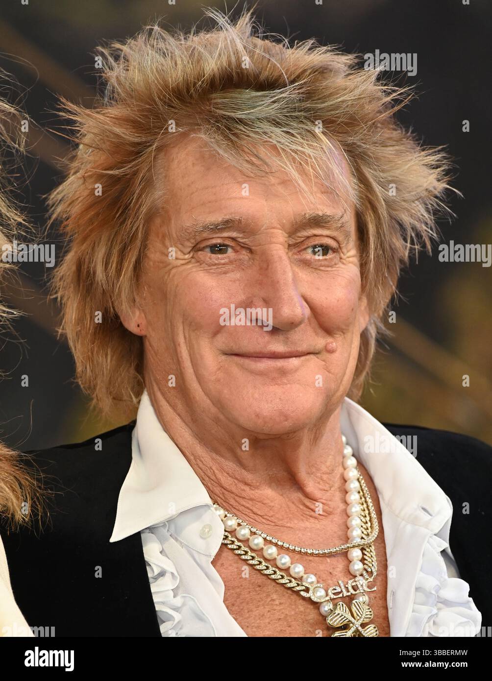LONDON, ENGLAND - MAY 15: Penny Lancaster and Rod Stewart attends the ...