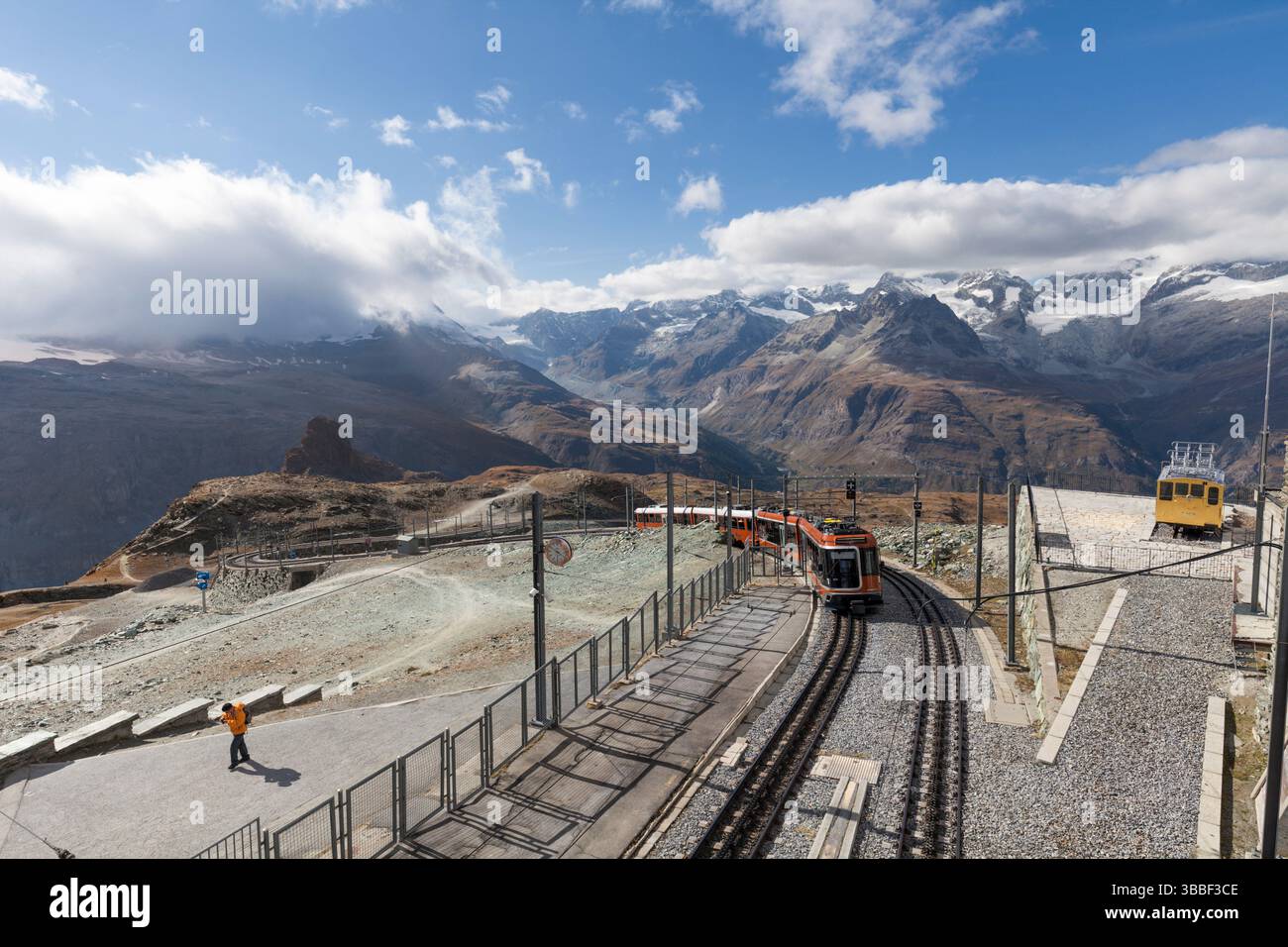 Gornergrat Gotthard Bahn / Gornergrat Railway train arriving at ...