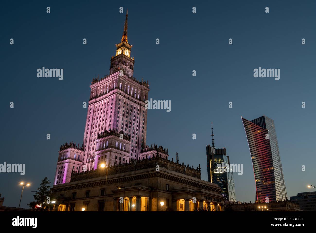 Warsaw, Poland. 16th Aug, 2024. General view of illuminated iconic ...