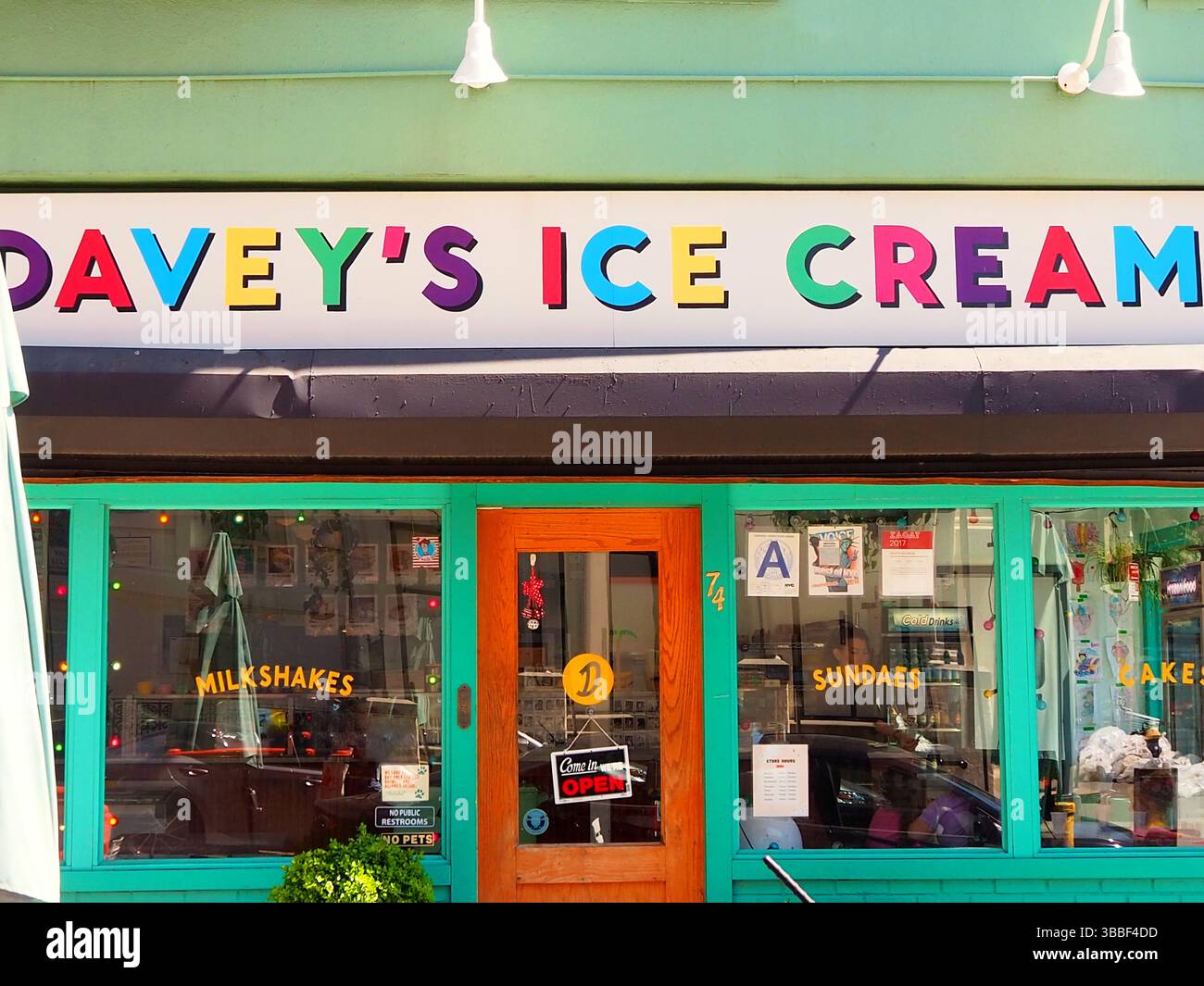 Colorful storefront of ice cream shop in Brooklyn, New York Stock Photo ...