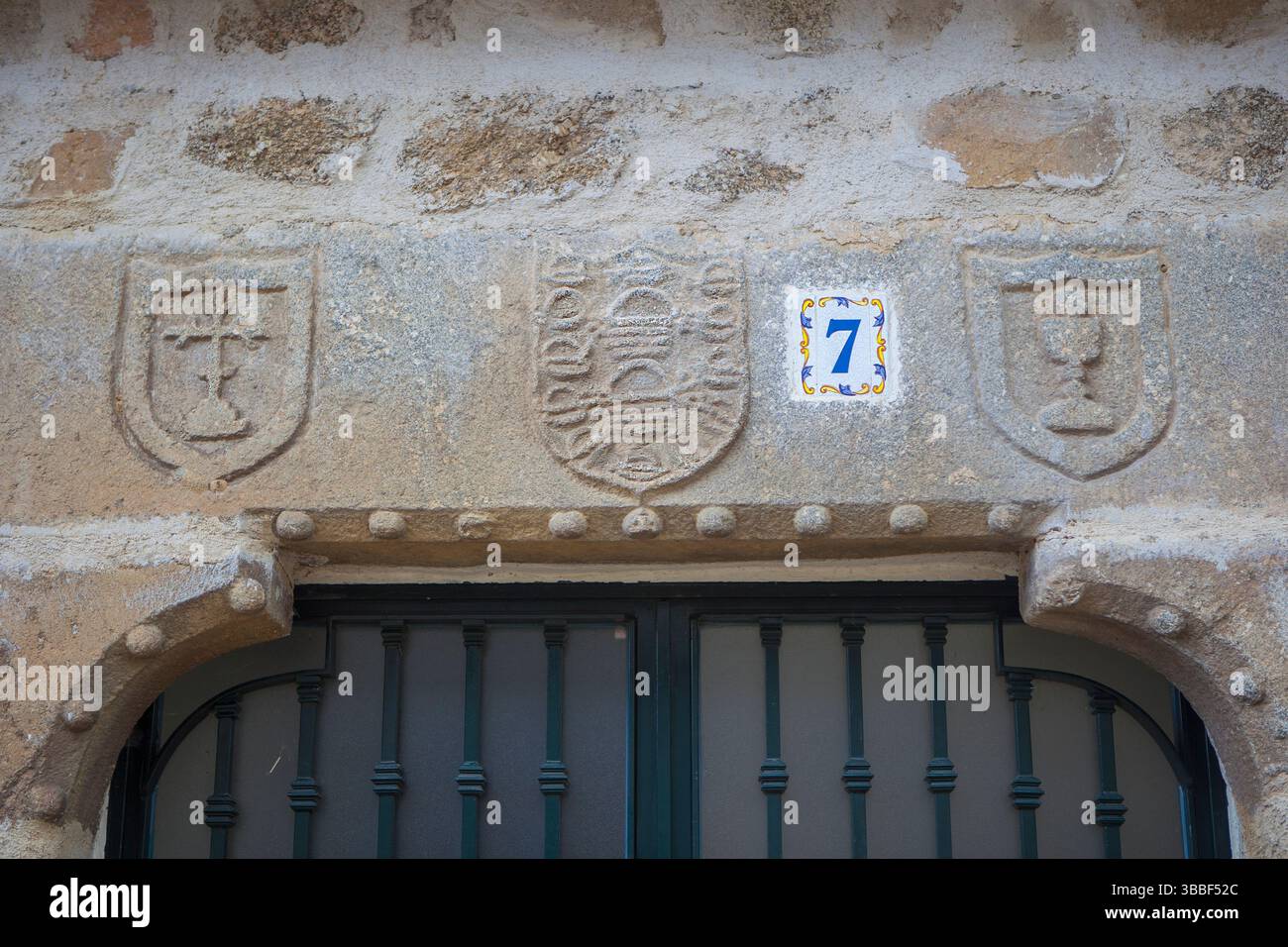 Isabeline gothic style facade hi-res stock photography and images - Alamy