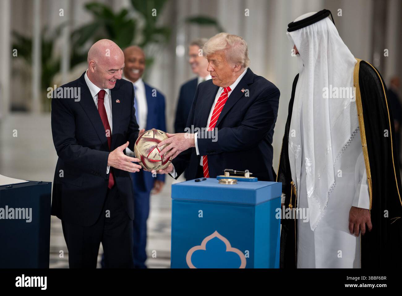 President Donald Trump, Amir of Qatar Sheikh Tamin bin Hamad Al Thani ...