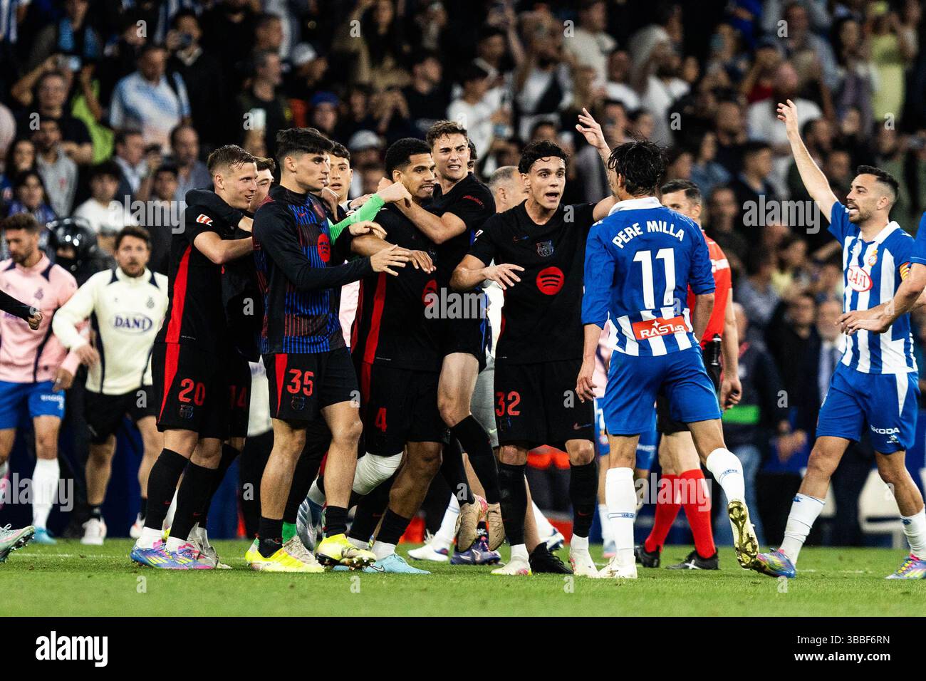 Barcelona, Barcelona, Spain. 15th May, 2025. FC Barcelona celebrating ...