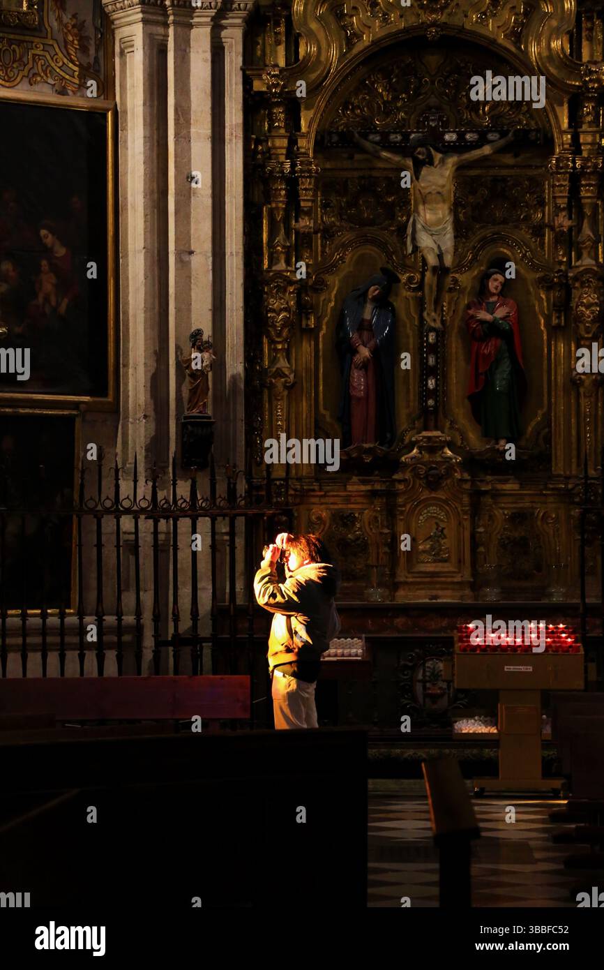 Moment of quiet reverence hi-res stock photography and images - Alamy