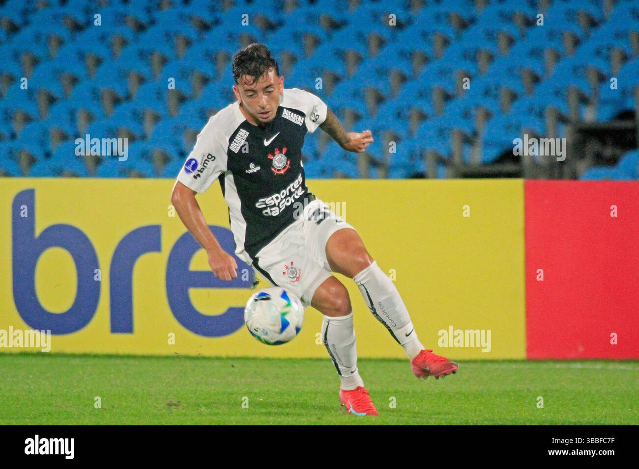 Montevideo, Uruguay. 15th May, 2025. Corinthians Centenario Ryan ...