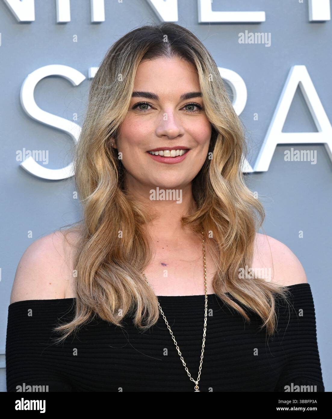 Nine perfect strangers season 2 hi-res stock photography and images - Alamy