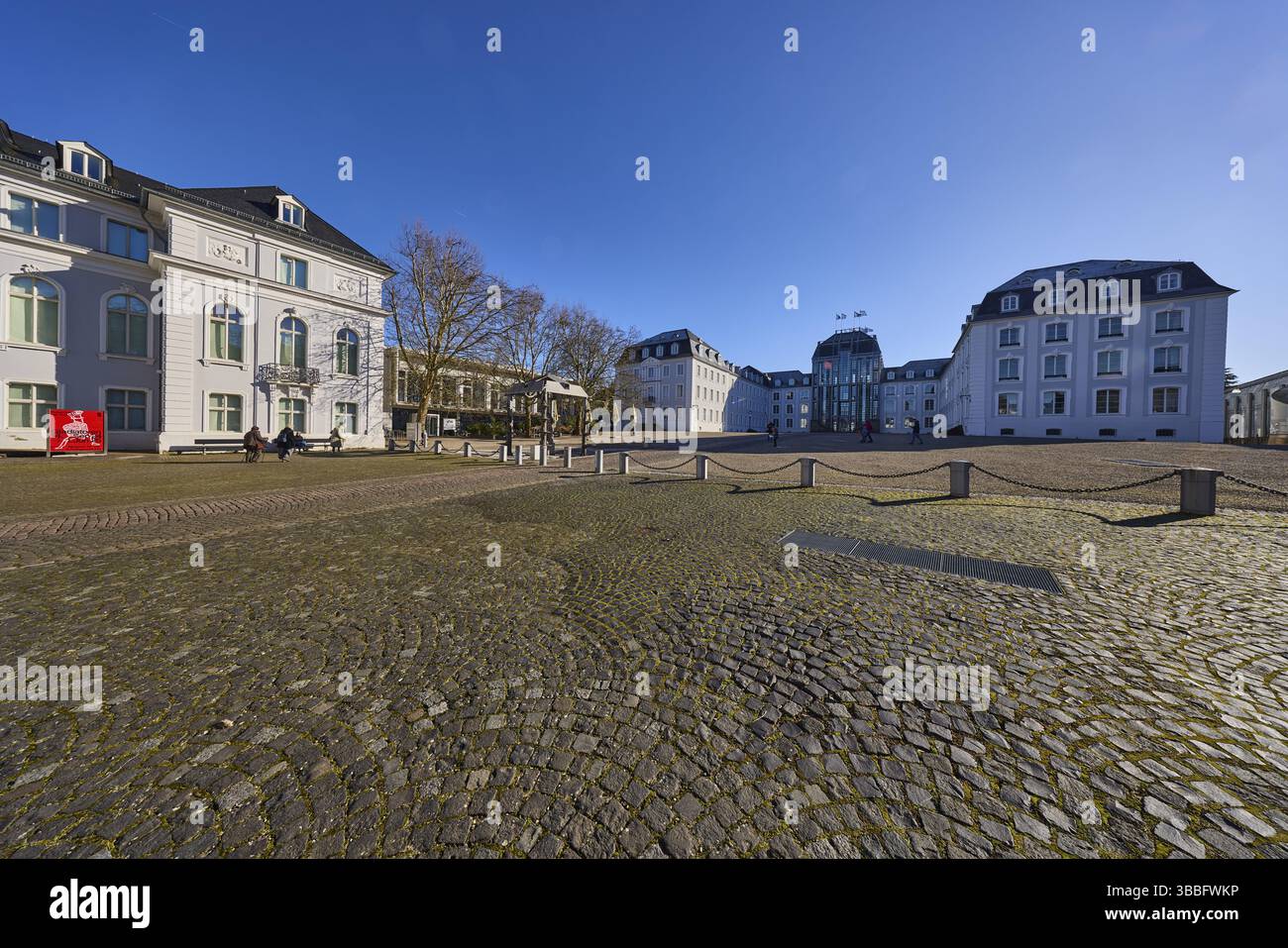 Saarbruecken Castle, Baroque architectural style, square, cobblestones ...