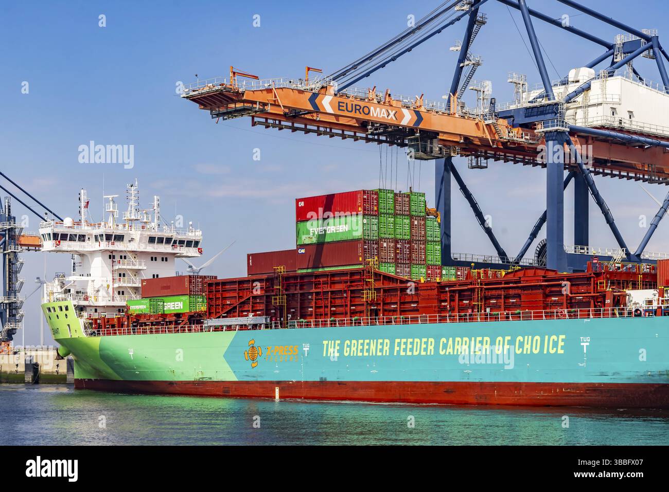 The ECO LEVANT container ship sailing under the French flag. Euromax ...