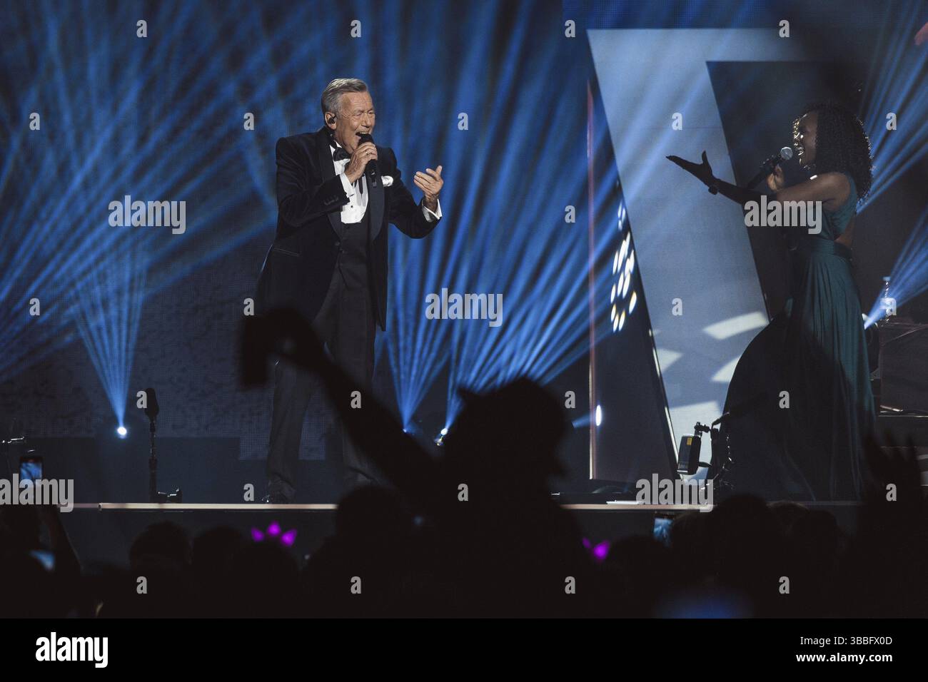 Roland Kaiser live on The Arena Tour 2025 in the Berlin Uber Arena on ...