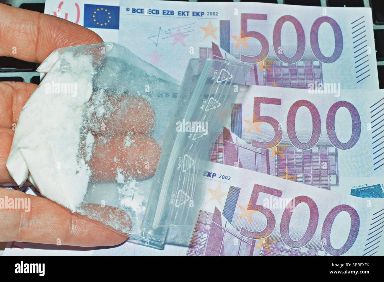 Cocaine and other drugs on the table for the addict Stock Photo - Alamy