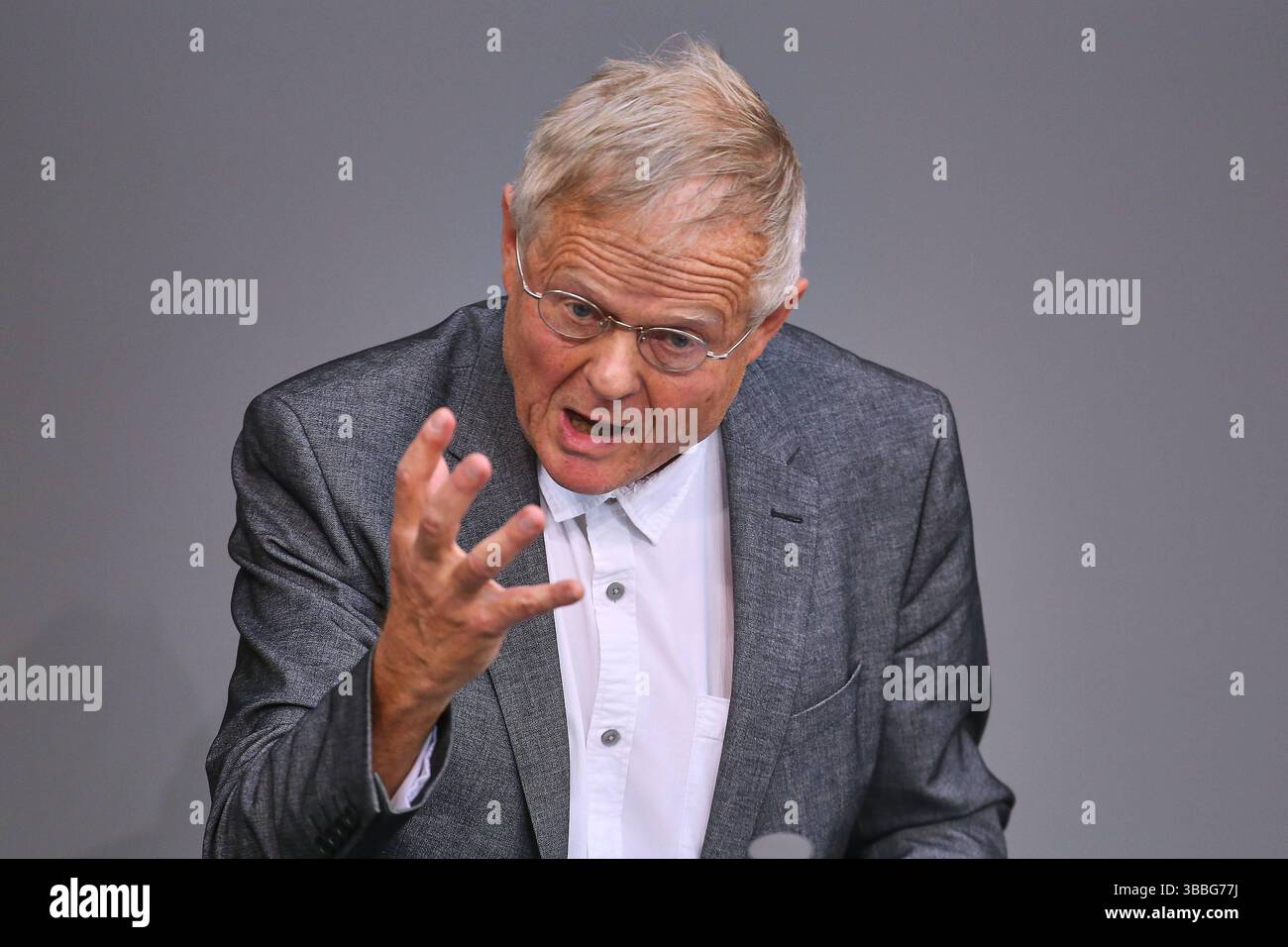 Berlin, Deutschland, 15.05.2025: Deutscher Bundestag: 4 ...