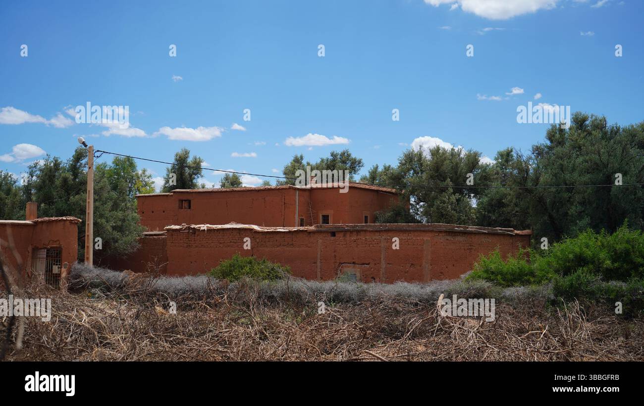 Red earthen walls hi-res stock photography and images - Alamy