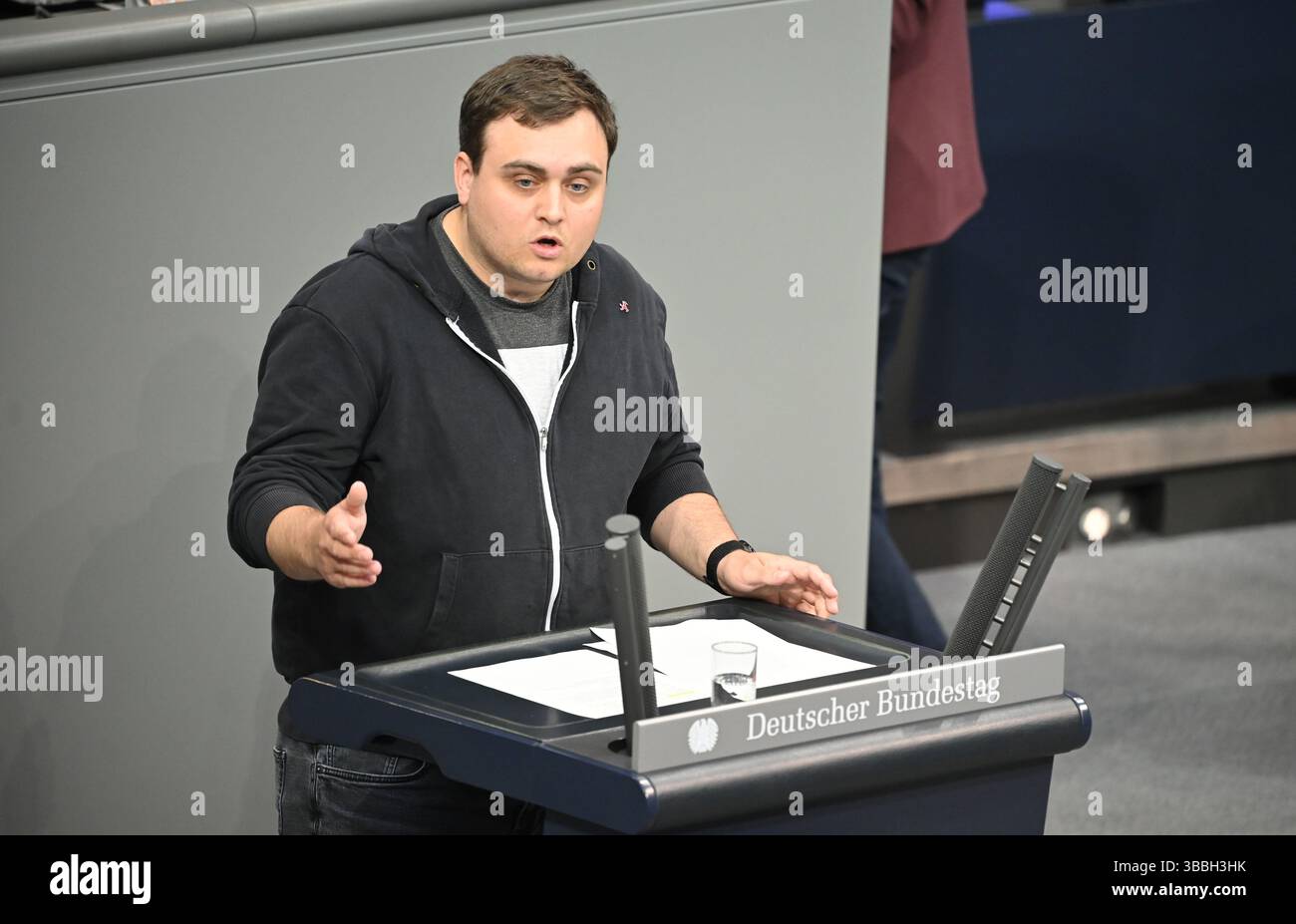 Berlin, Germany. 16th May, 2025. Jan Köstering (Die Linke) speaks to ...