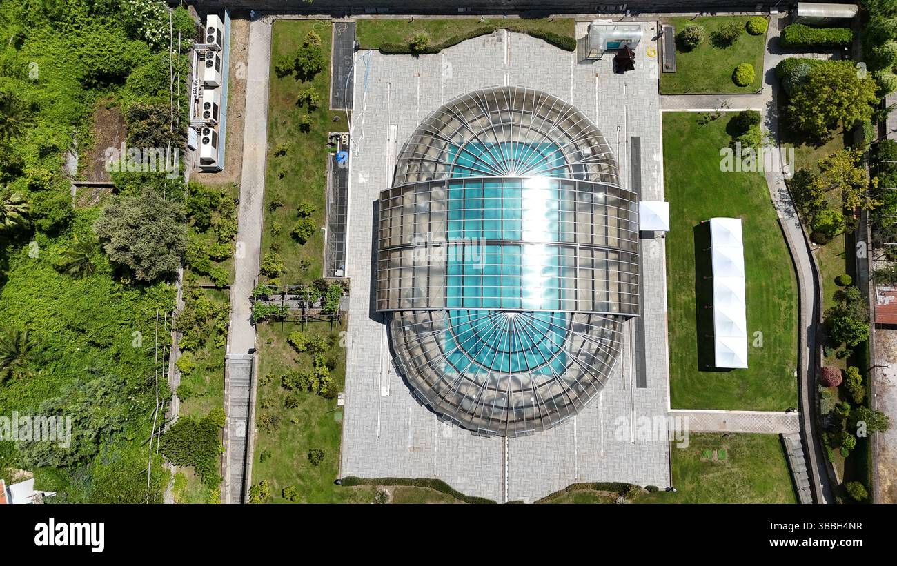 Retractable swimming pool enclosure hi-res stock photography and images ...