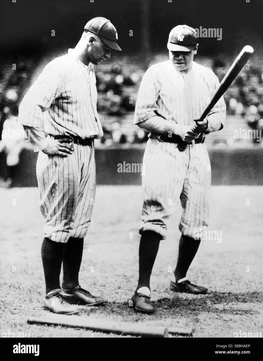 Baseball legends Babe Ruth and Lou Gehrig on the field, 1920s Stock ...