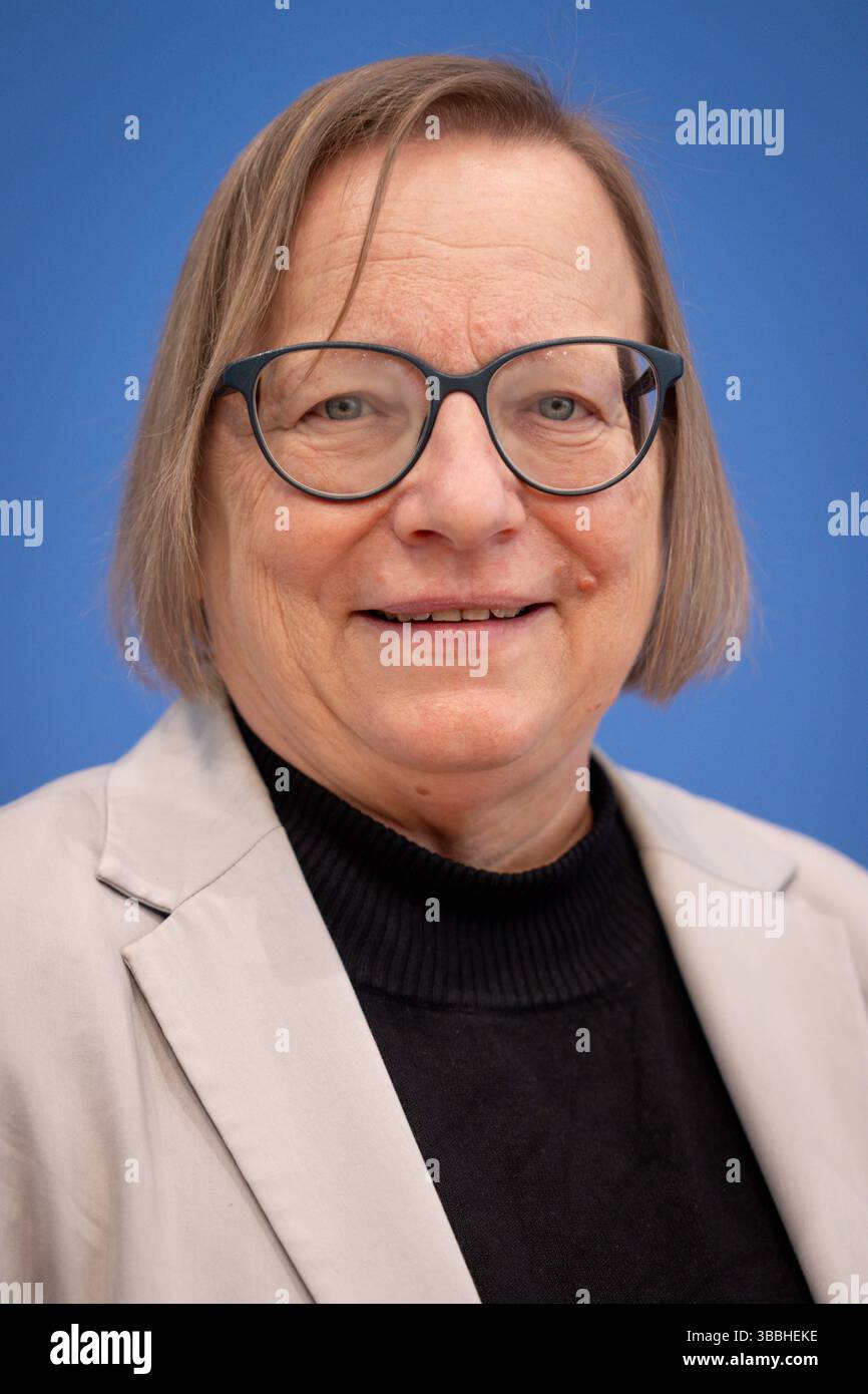 Bundespressekonferenz zum Pruefberichts der deutschen Treibhausgasemissionen 2024 Dr. Barbara ...