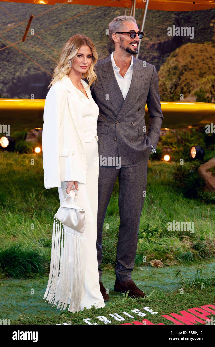 Millie Mackintosh und Hugo Taylor bei der offiziellen Weltpremiere des ...