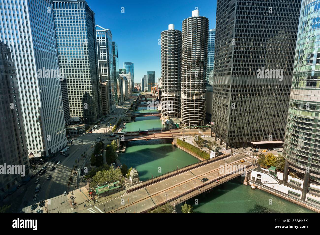 Chicago Illinois downtown skyline over the Chicago River USA Stock ...