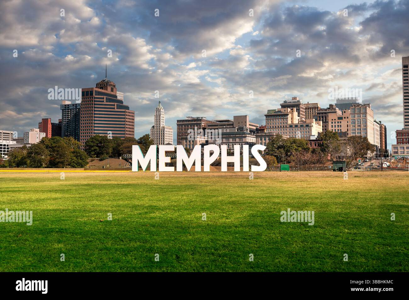 Memphis Tennessee sign downtown city skyline scenic view Stock Photo ...