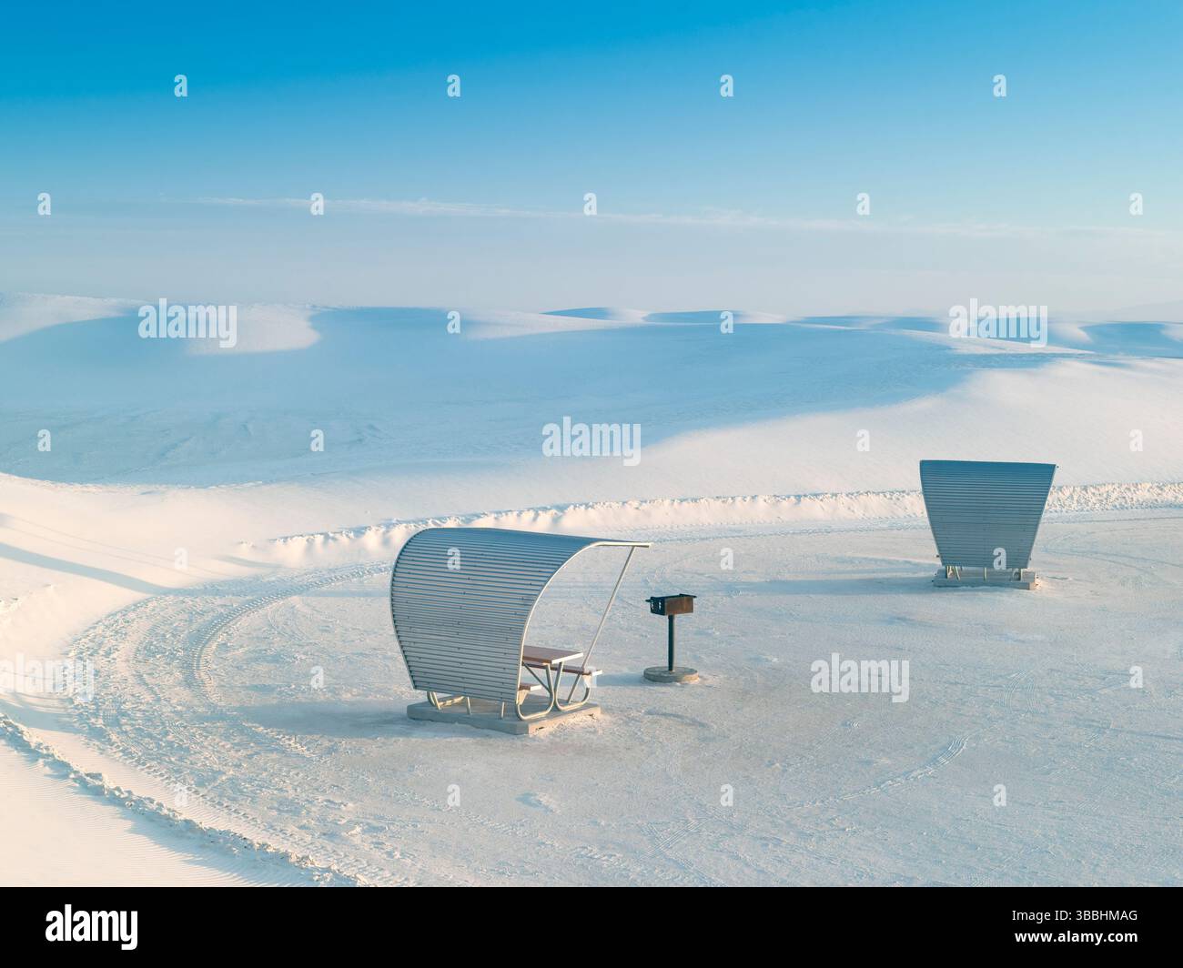 White Sands National Monument with shaded picnic tables Stock Photo - Alamy
