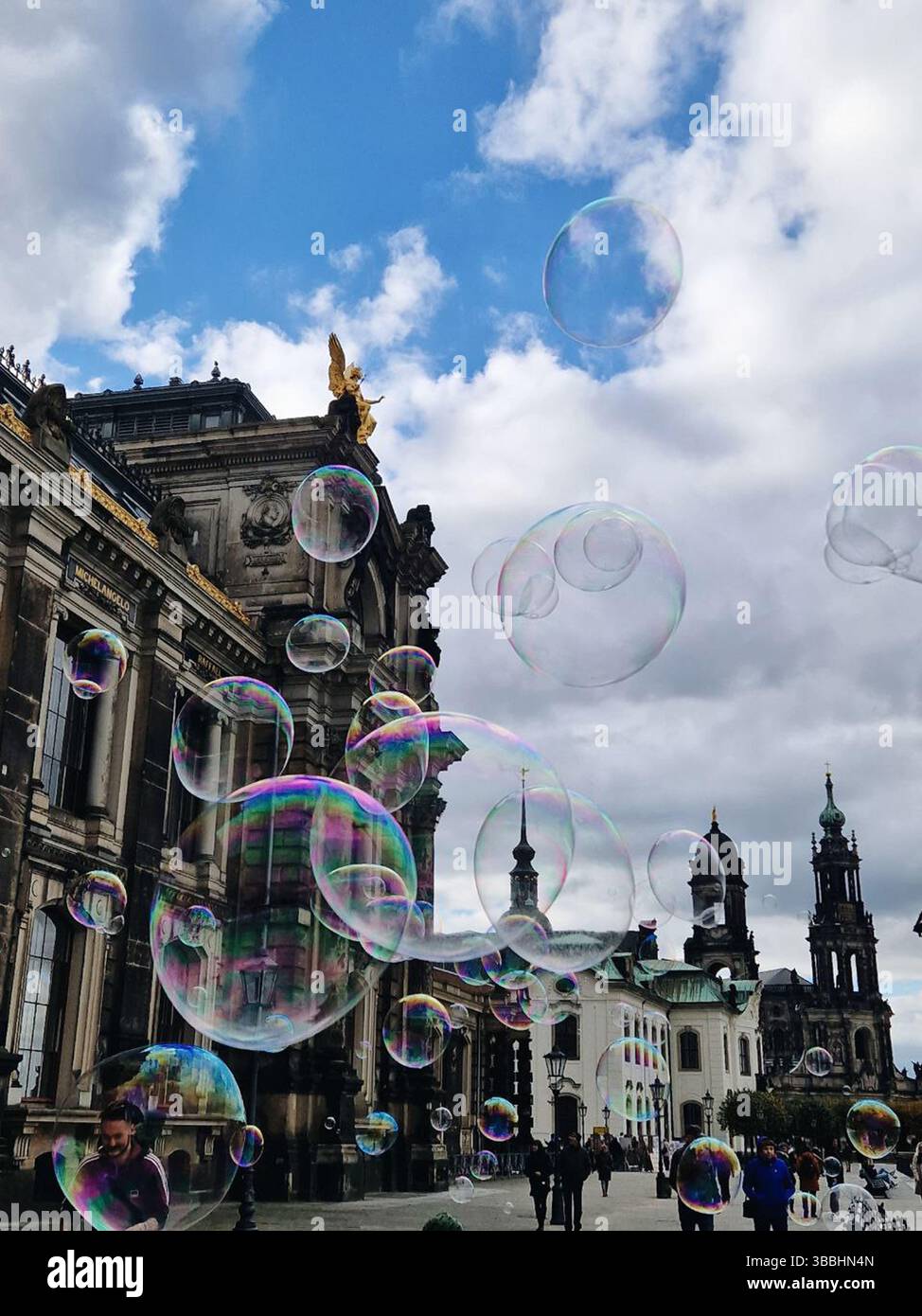 Bubbles floating buildings hi-res stock photography and images - Alamy